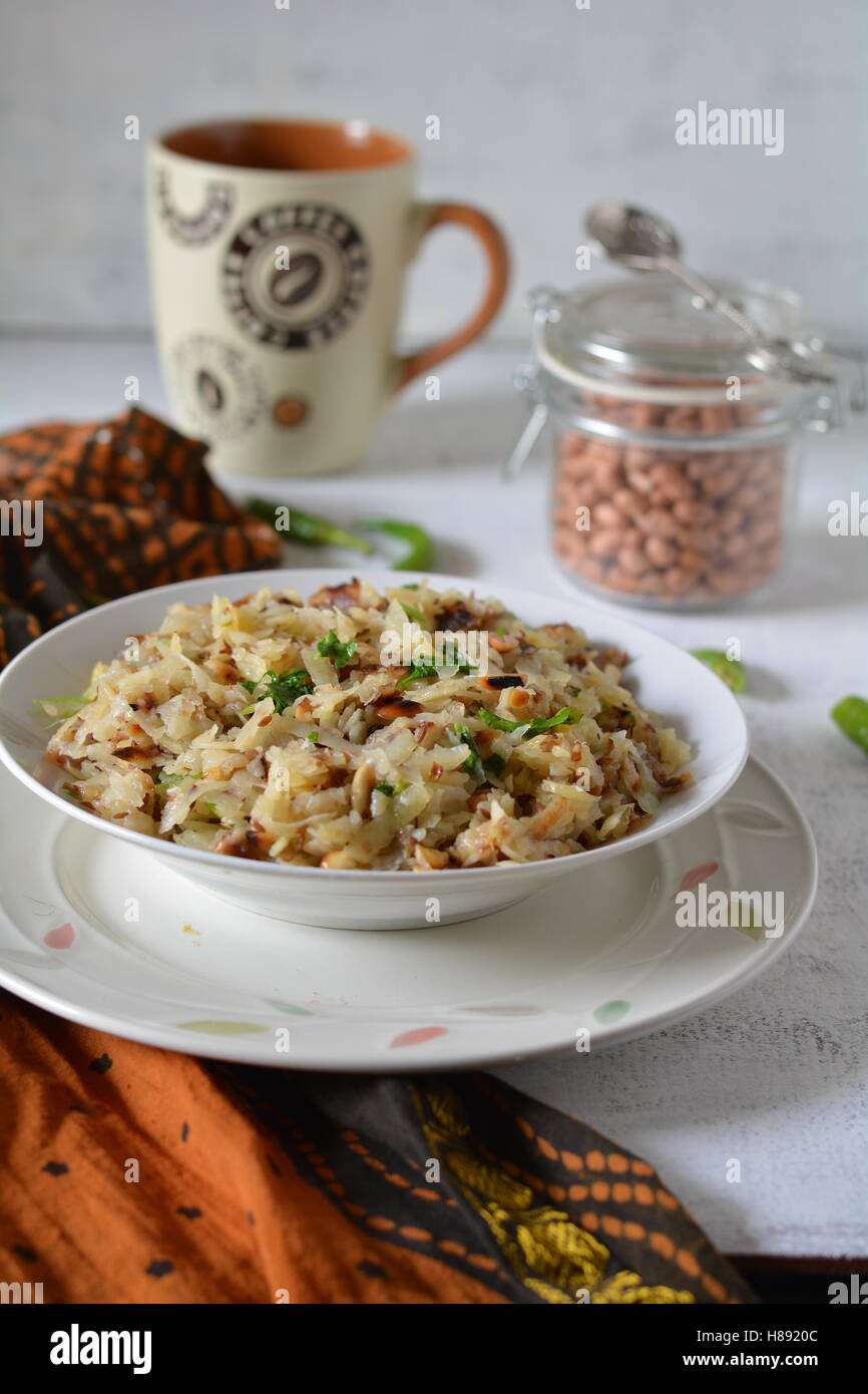 Indian hash brown, Batayacha Kees Stock Photo - Alamy