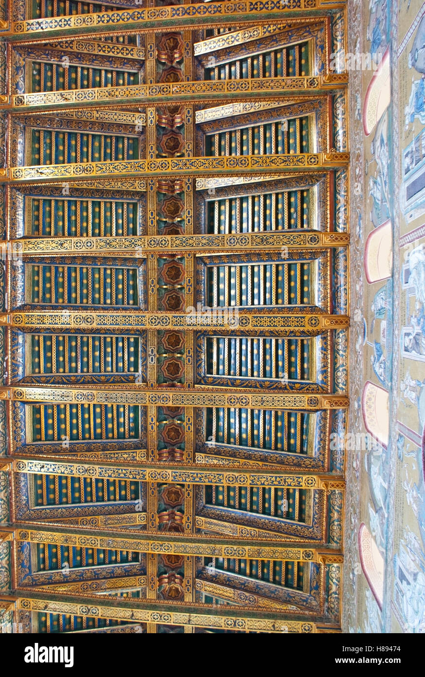 Medieval ceiling floral hi-res stock photography and images - Alamy