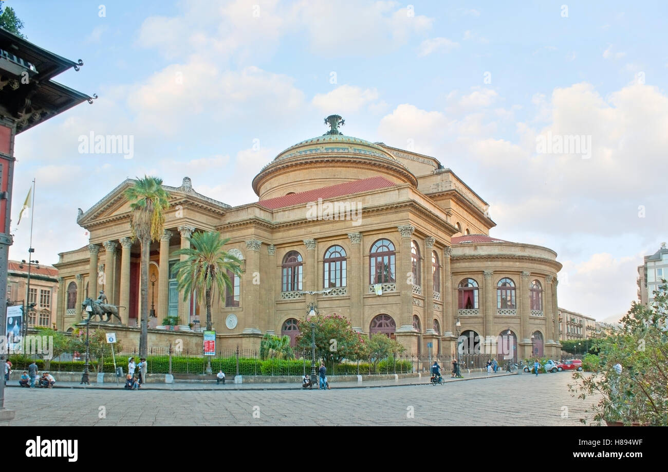 Palermo Theater Stock Photos & Palermo Theater Stock Images - Alamy