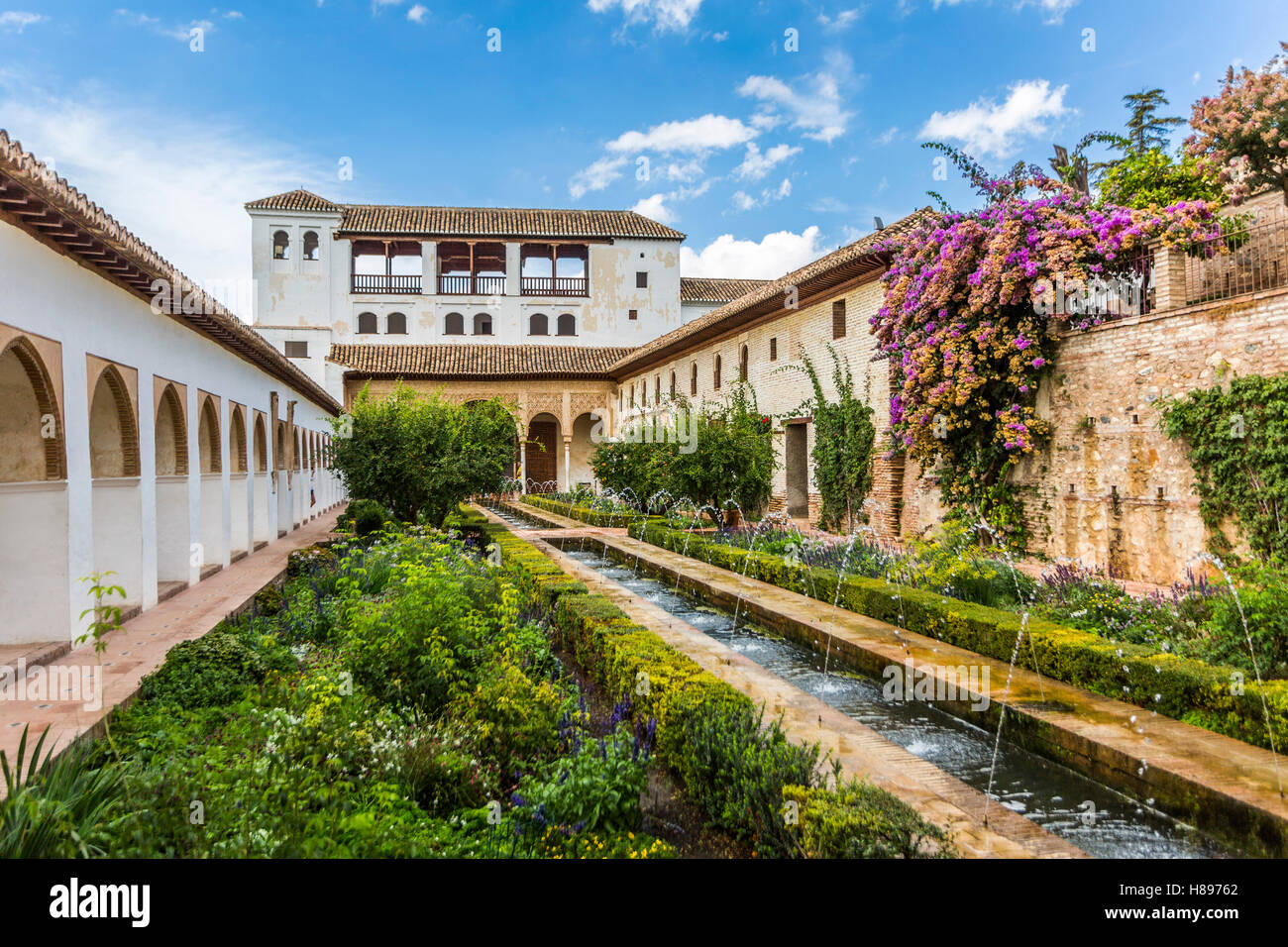 Inner yard of Alhambra castle in Granada, Spain Stock Photo - Alamy