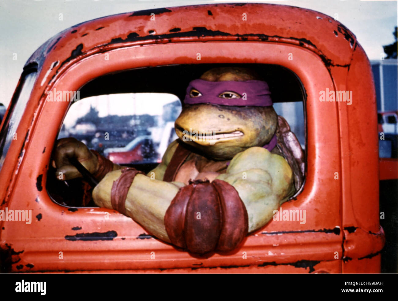 Teenage mutant ninja turtles 1990 hi-res stock photography and images ...