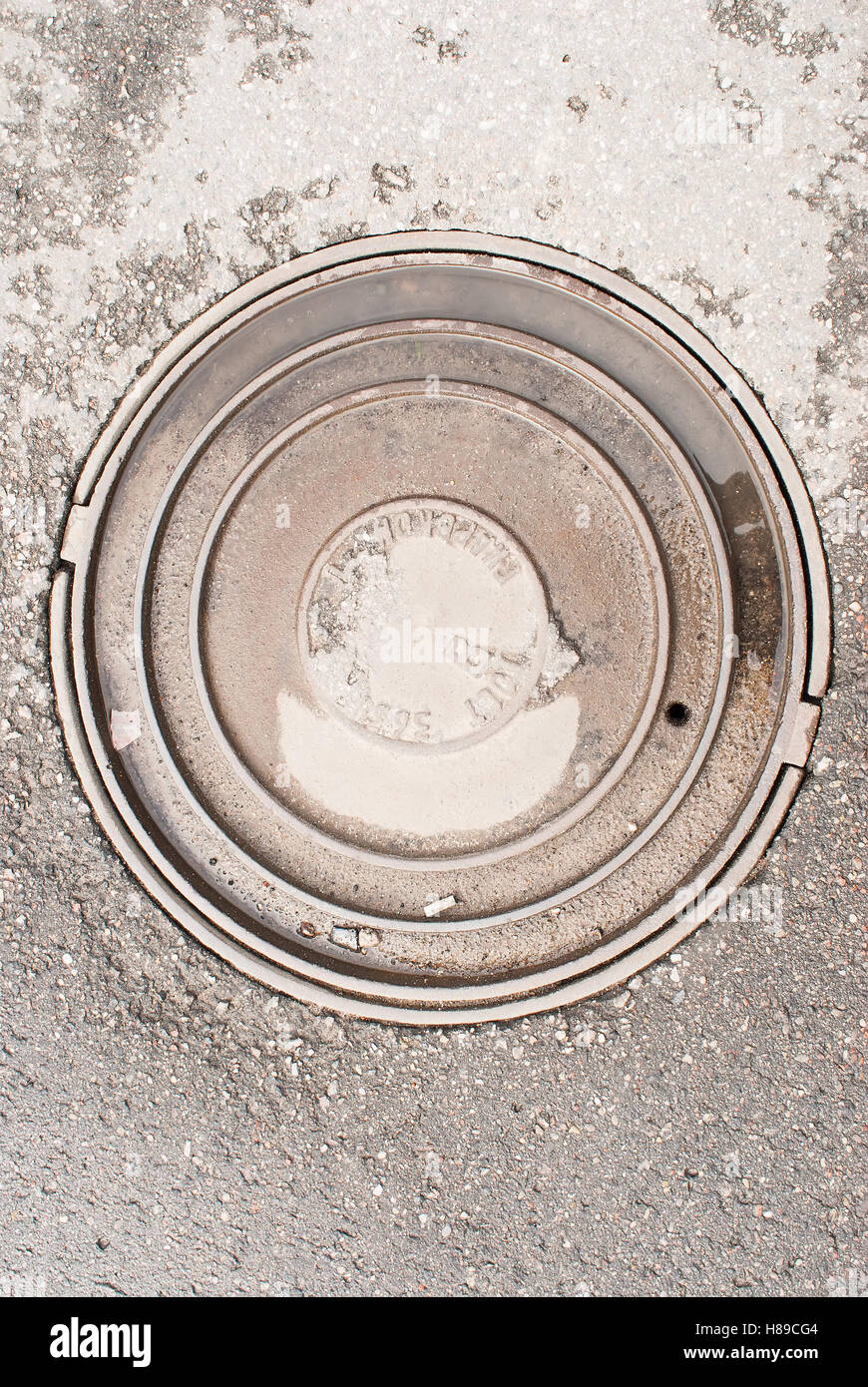 Access iron manhole manhole hi-res stock photography and images - Alamy