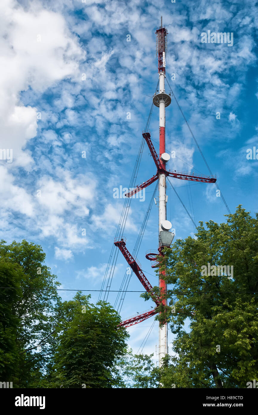 Cable tv tower hi-res stock photography and images - Alamy