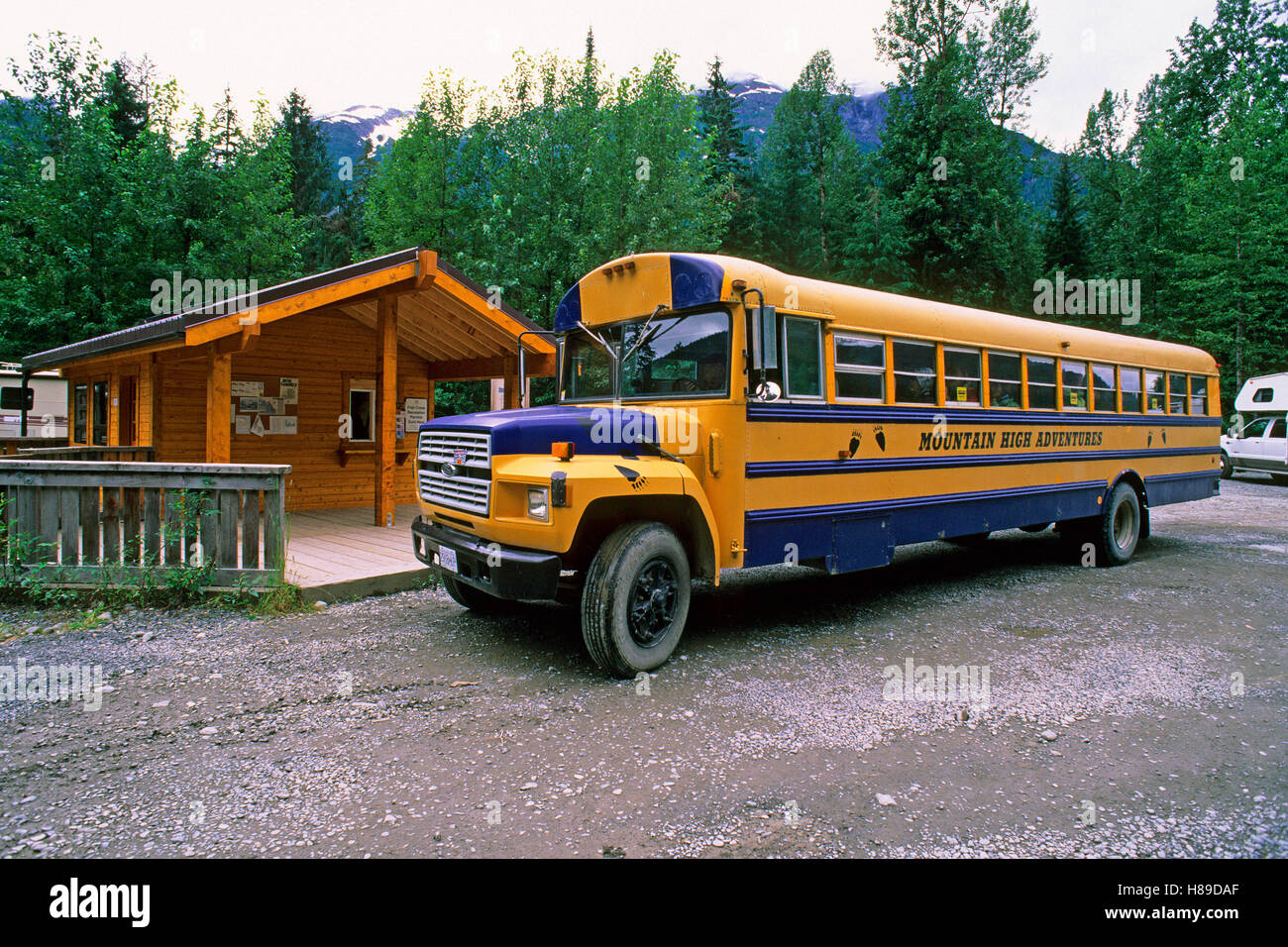 Tourist bus at the entrance of Fish Creek Wildlife Observation Site ...