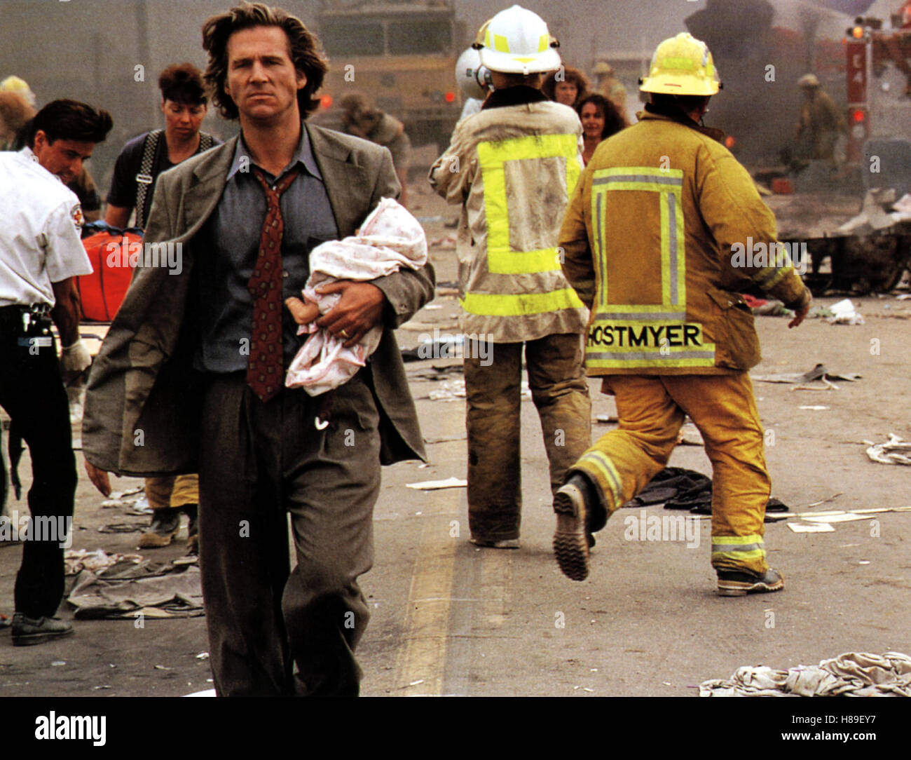 Fearless 1993 film hi-res stock photography and images - Alamy