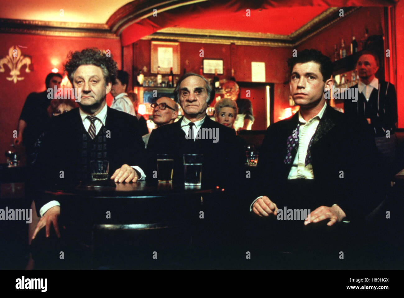 Funny Bones, (FUNNY BONES) USA 1995, Regie: Peter Chelsom, FREDDIE DAVIES, GEORGE CARL, JACK ...