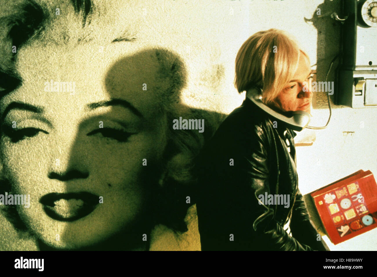 I shot andy warhol hi-res stock photography and images - Alamy