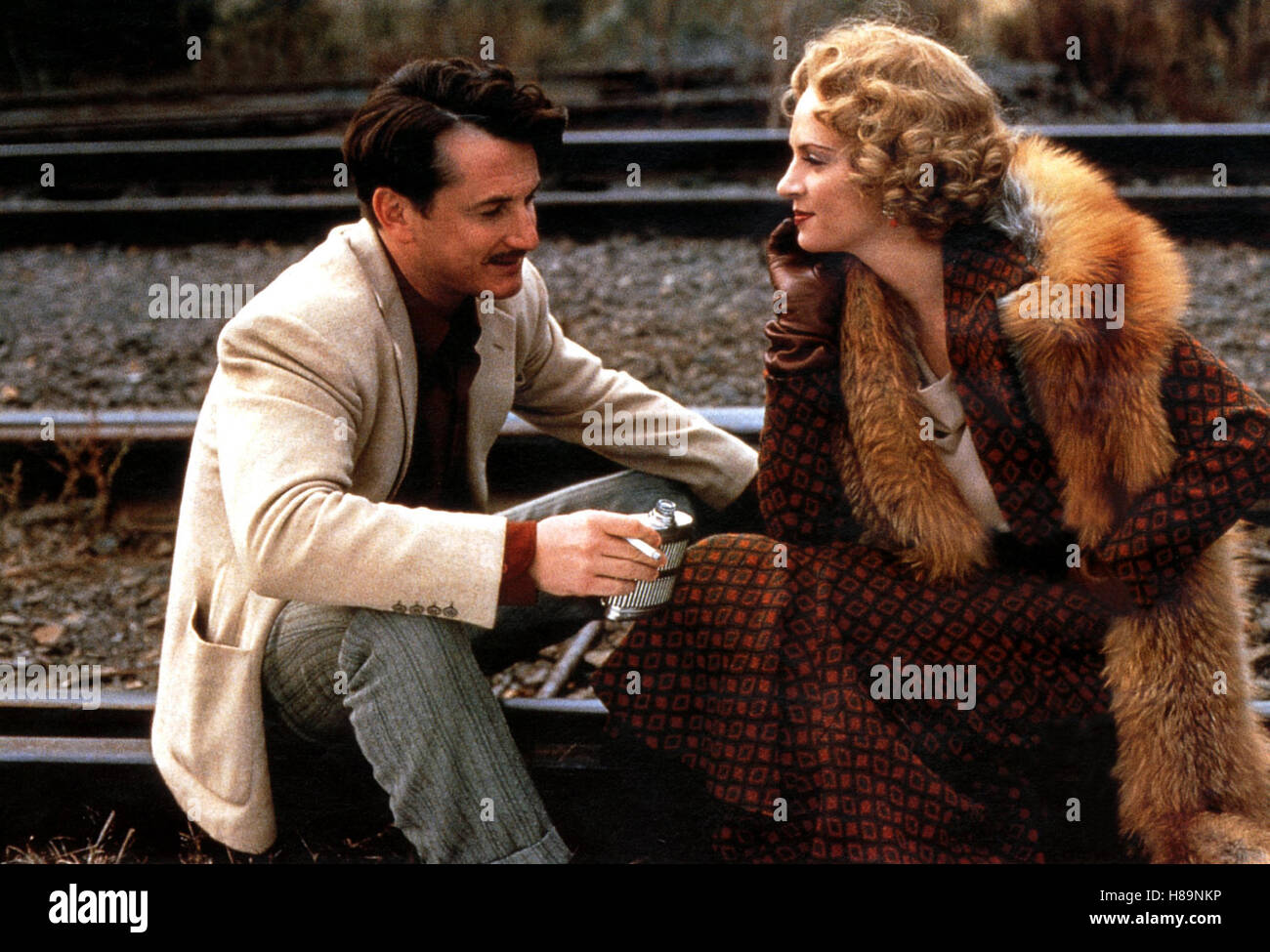 Uma thurman sean penn sweet hi-res stock photography and images - Alamy