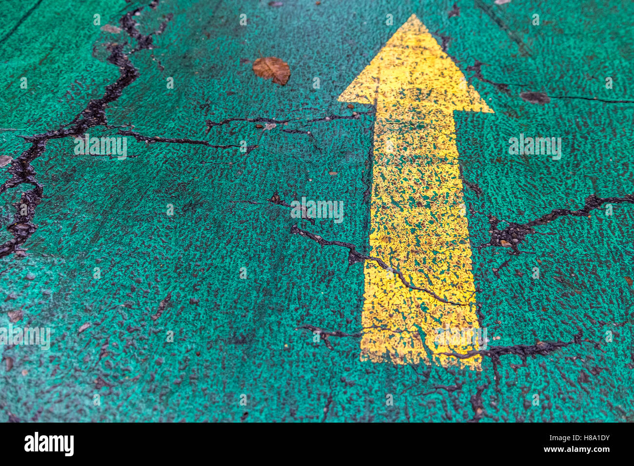 Paint arrow hi-res stock photography and images - Alamy