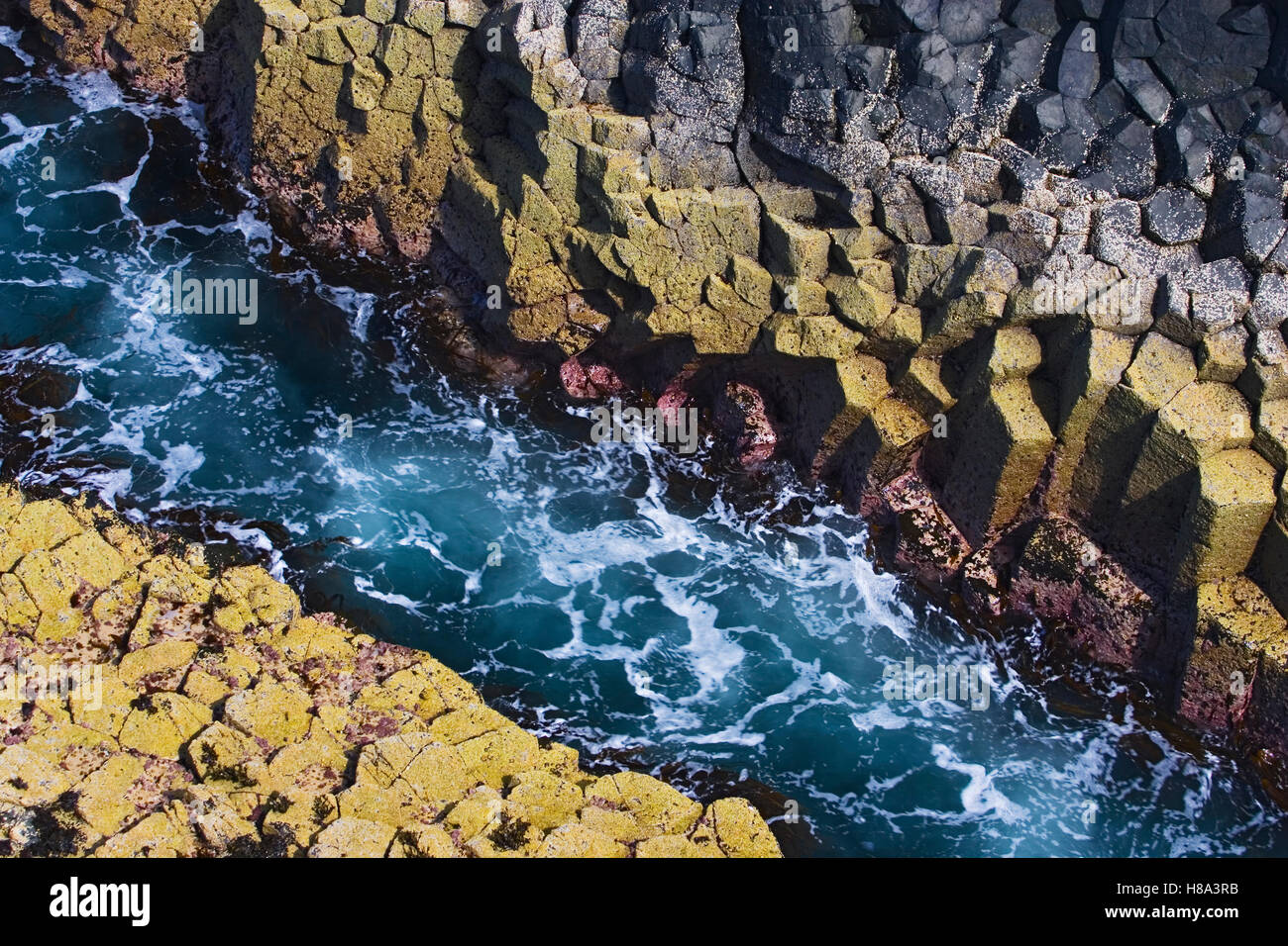 Ocean water and columnar basalt, Staffa, Scotland Stock Photo - Alamy
