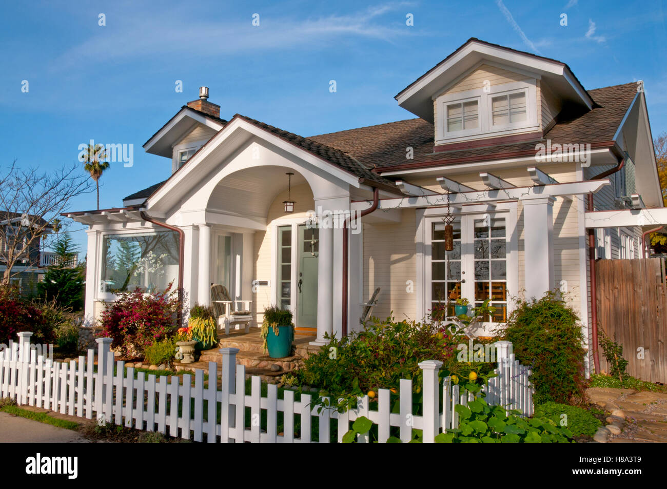 house cape cod style Stock Photo - Alamy