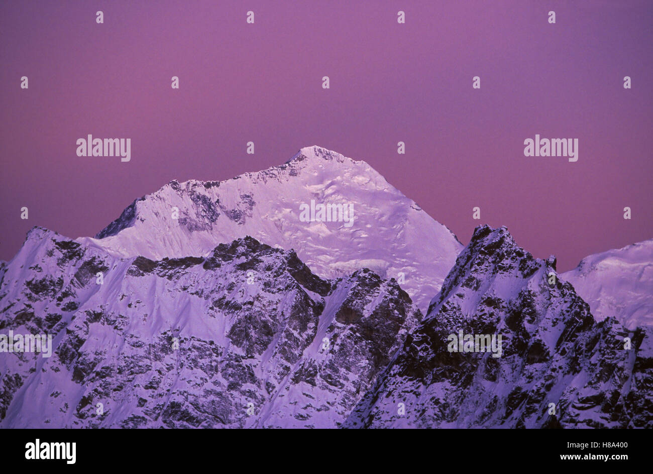 Mount Everest at sunrise, Himalayas, Tibet Stock Photo - Alamy