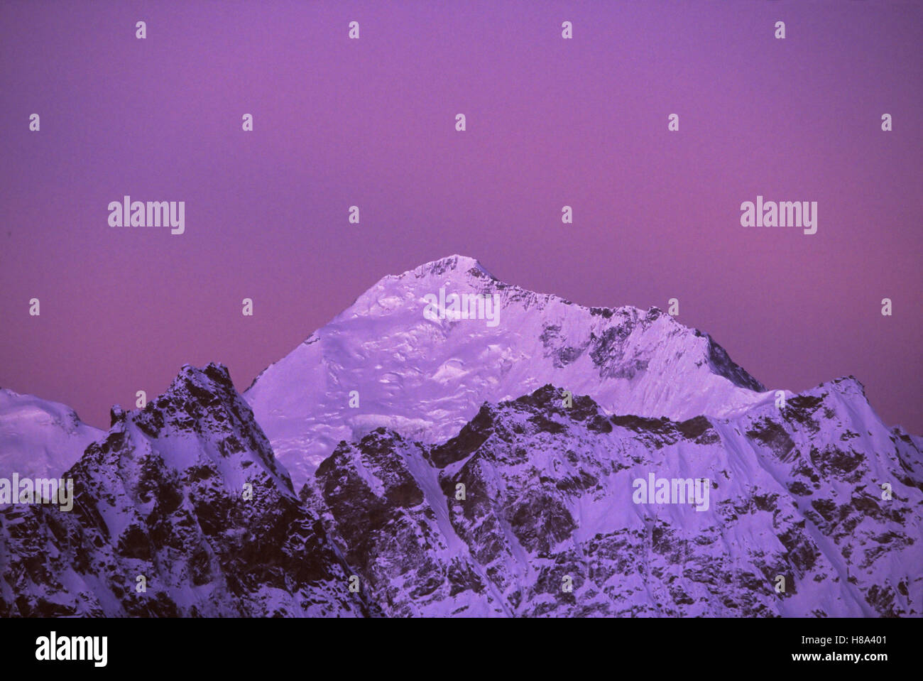 Mount Everest at sunrise, Himalayas, Tibet Stock Photo - Alamy