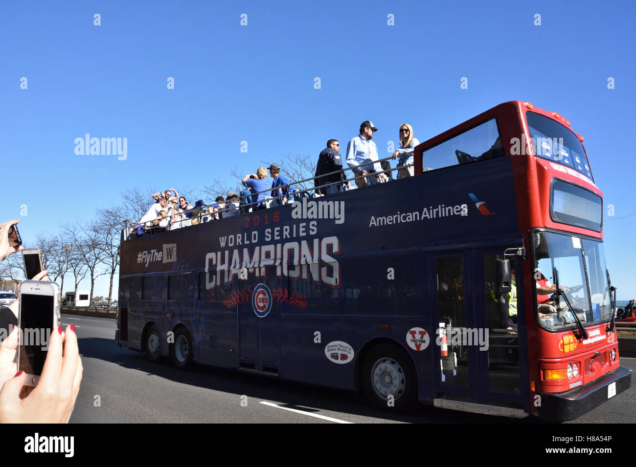 Chicago bus trolley hi-res stock photography and images - Alamy