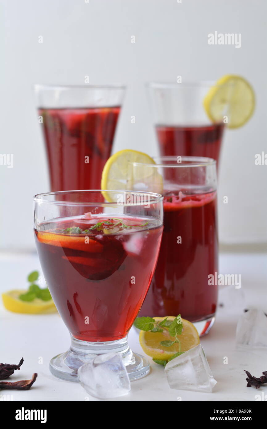 Hibiscus and lemon drink Stock Photo - Alamy