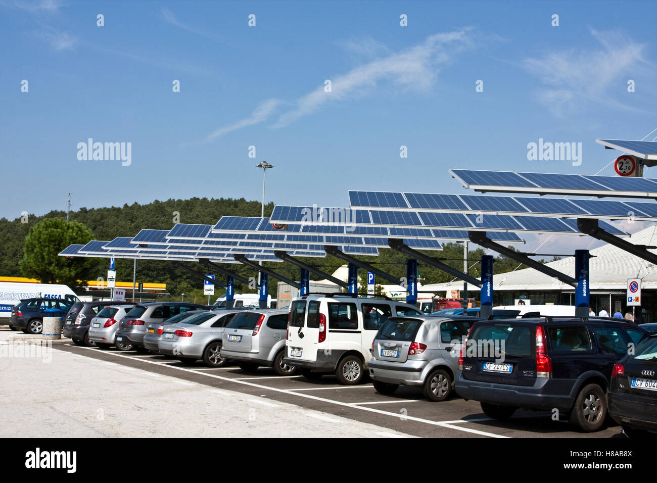 Solar panel parking lot hi-res stock photography and images - Alamy