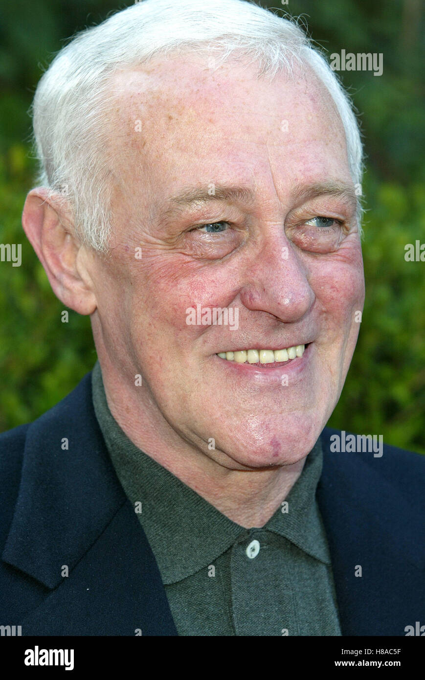 John mahoney hi-res stock photography and images - Alamy