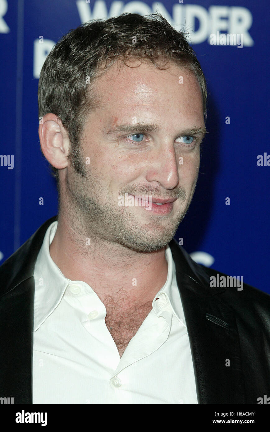 JOSH LUCAS WONDERLAND PREMIERE LOS ANGELES GRAUMAN'S CHINESE THEATRE ...