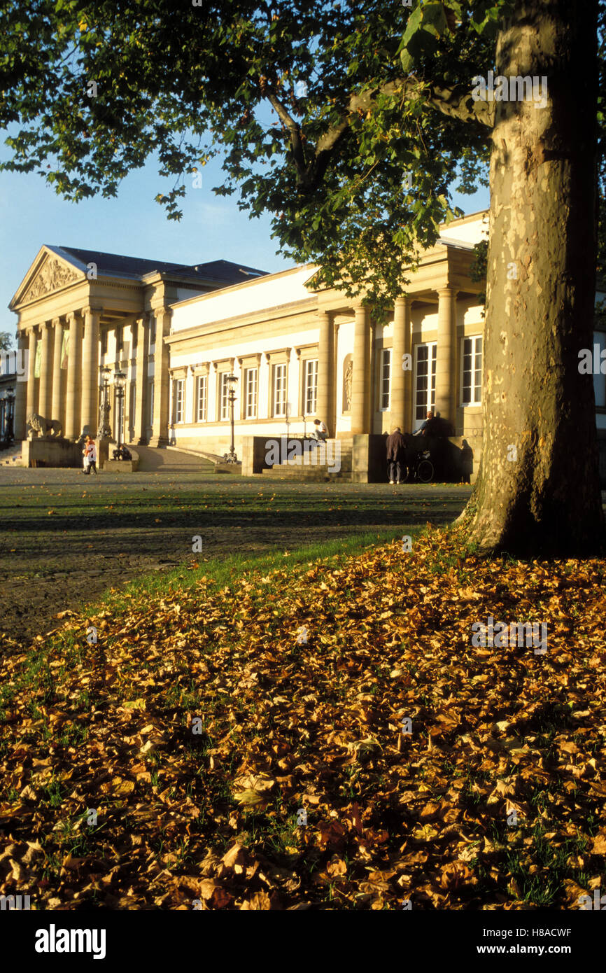 Natural History Museum, Schloss Rosenstein palace, autumn leaves ...