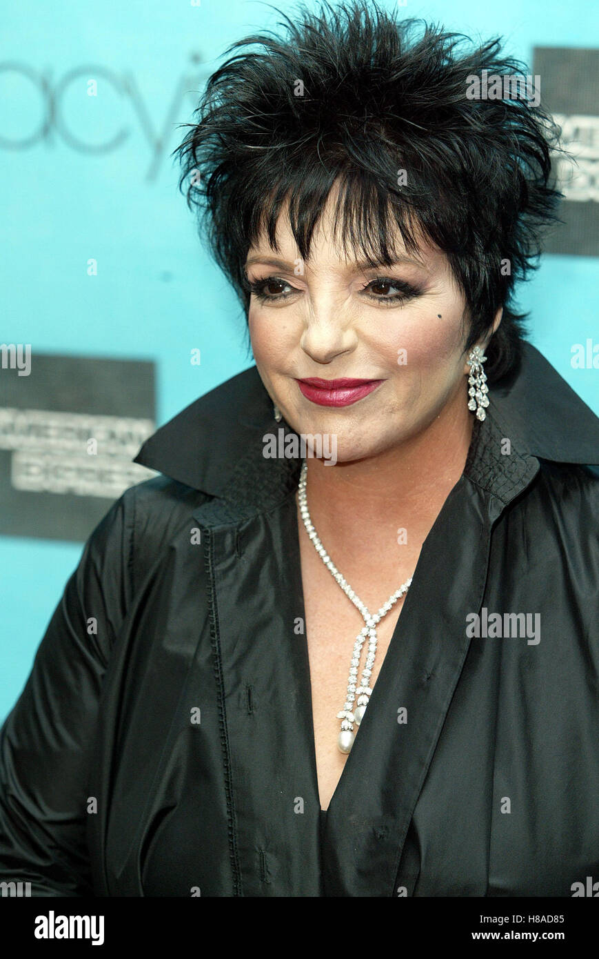 LIZA MINNELLI MACY'S PASSPORT 2003 BARKER HANGER SANTA MONICA LA USA 02 ...