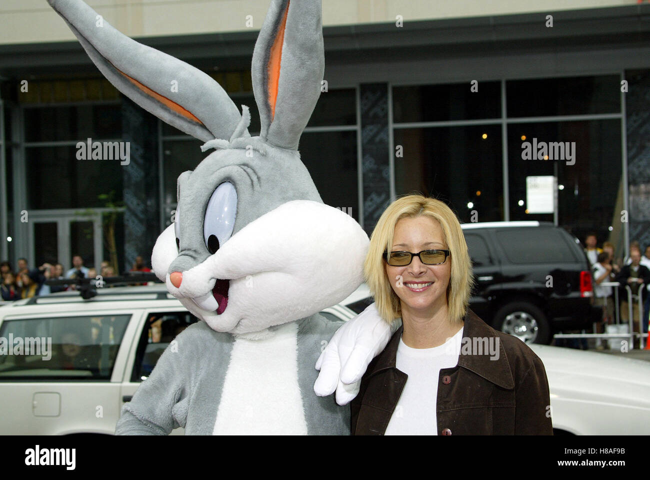 LISA KUDROW & BUGS BUNNY LOONEY TUNES: BACK IN ACTION CHINESE THEATRE ...