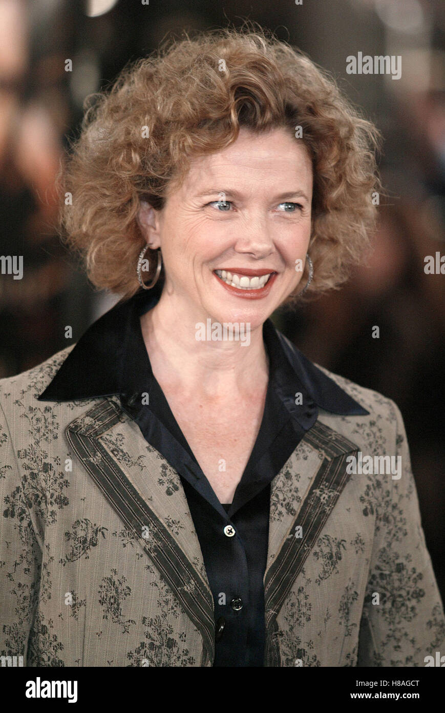 ANNETTE BENNING THE LAST SAMURAI LA PREMIERE WESTWOOD LOS ANGELES USA ...