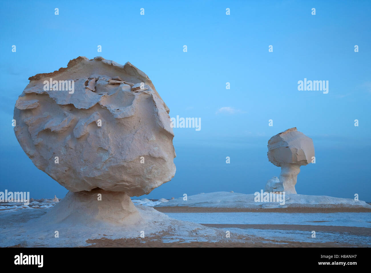 Limestone rock formations, White Desert National Park, Libyan Desert ...