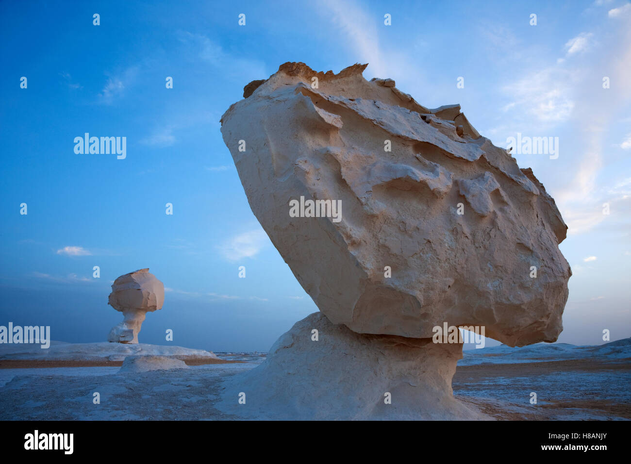 Limestone rock formations, White Desert National Park, Egypt Stock ...