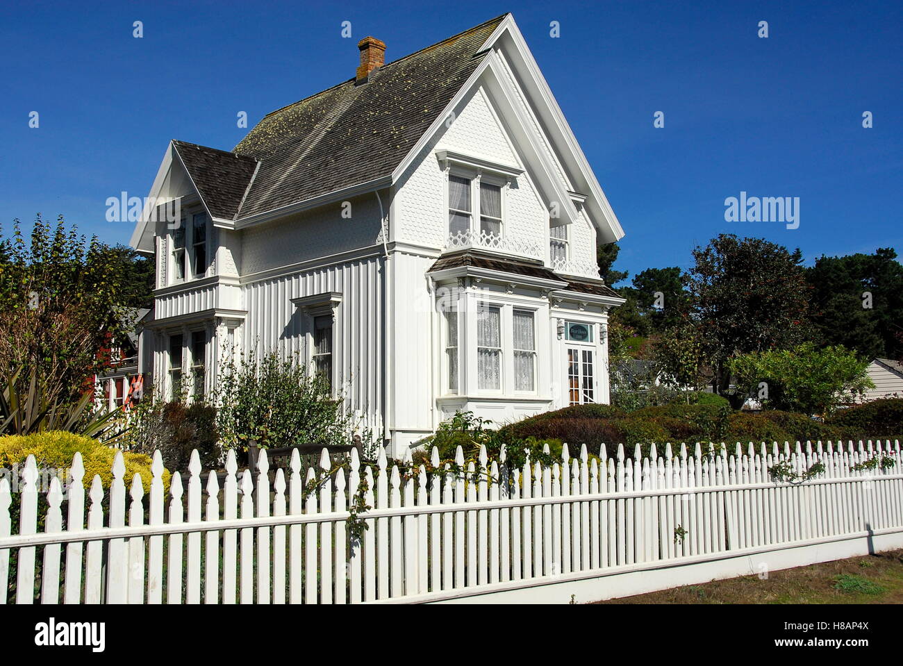 Historic House on Bankers Row View in the town of Mendocino, Mendocino ...