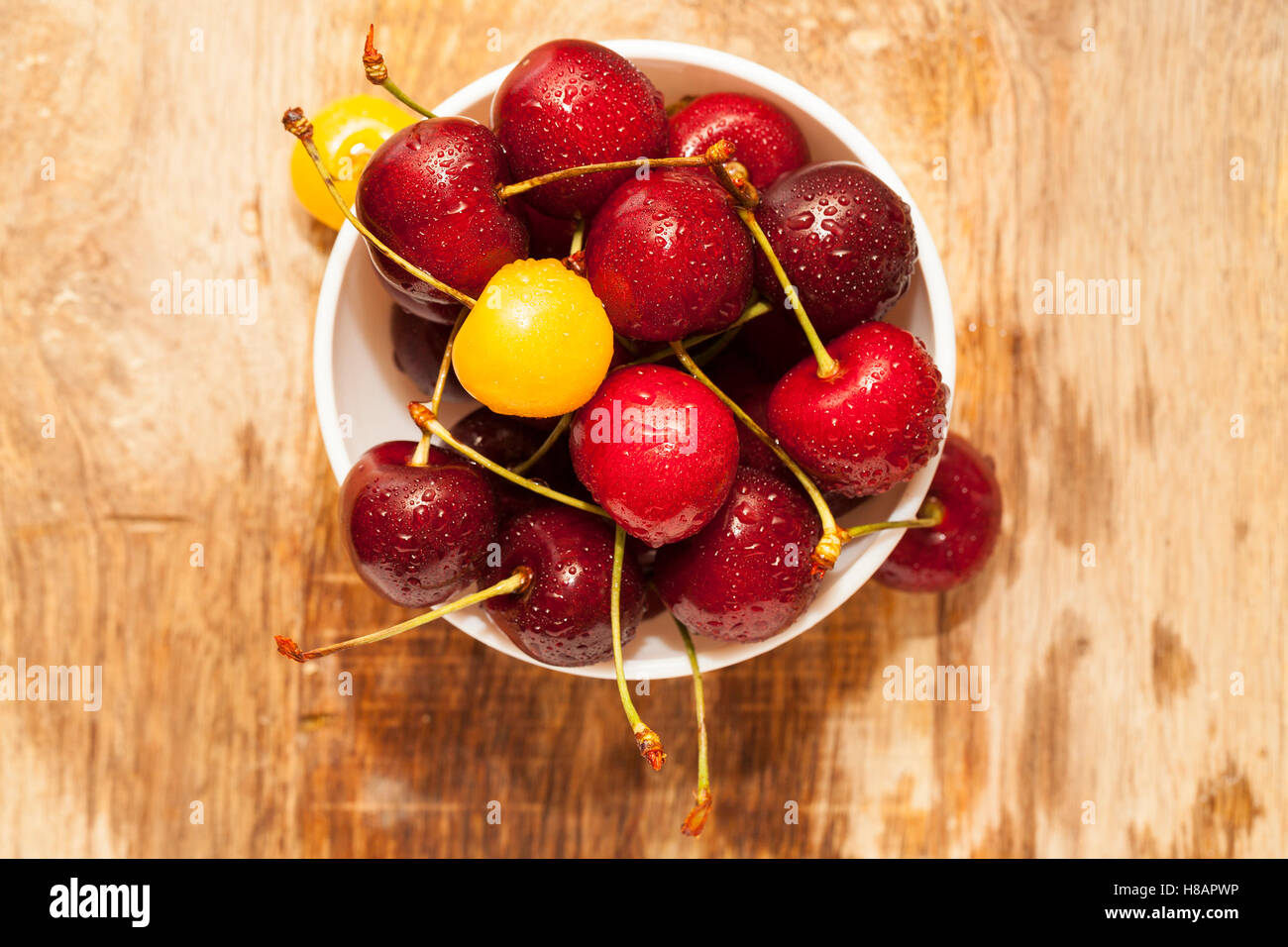 Maroon ripe cherries hi-res stock photography and images - Alamy