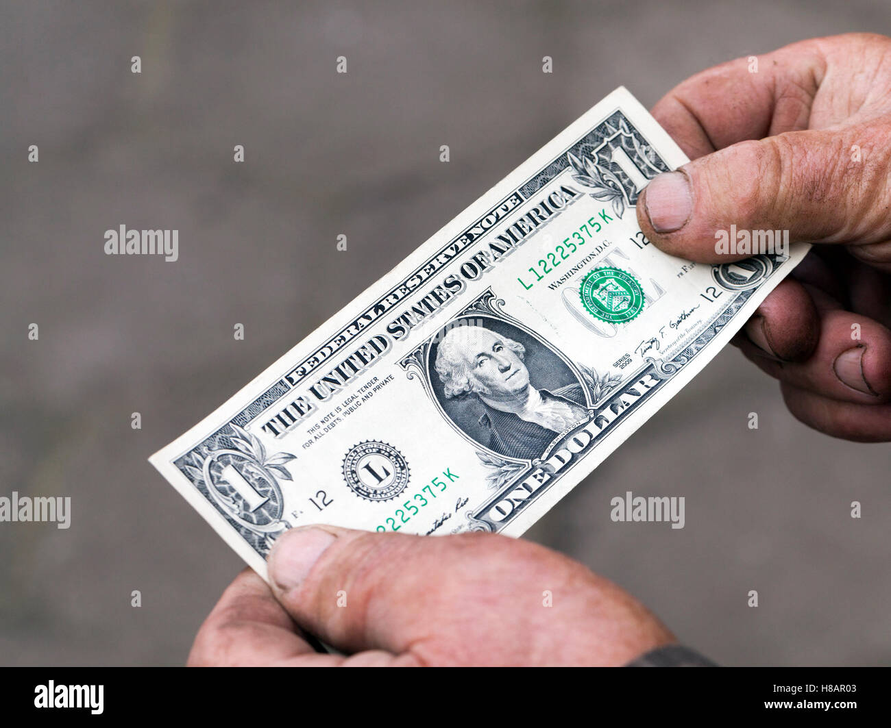 American money in hand Stock Photo - Alamy