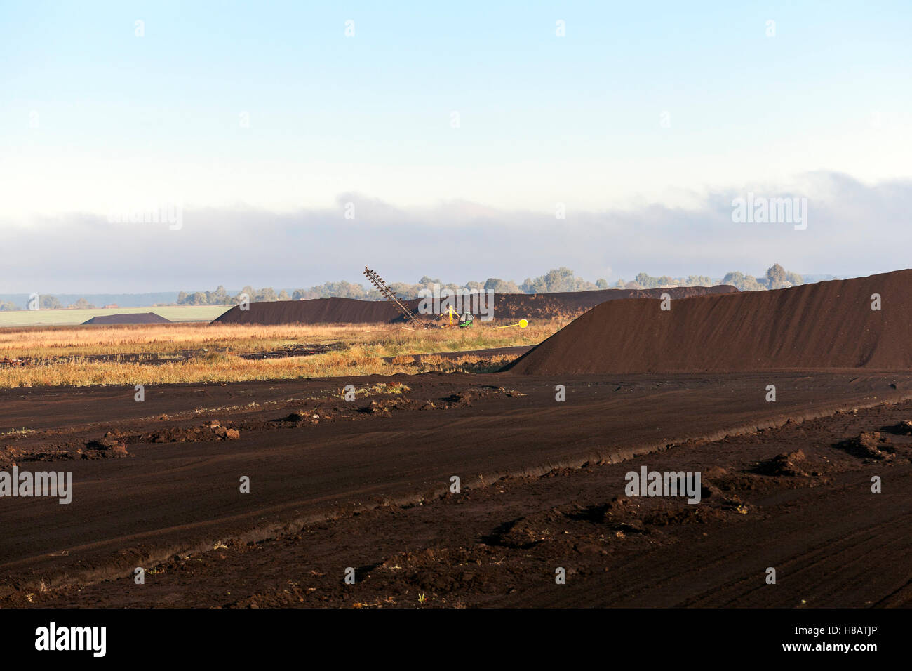 extraction of peat Stock Photo - Alamy