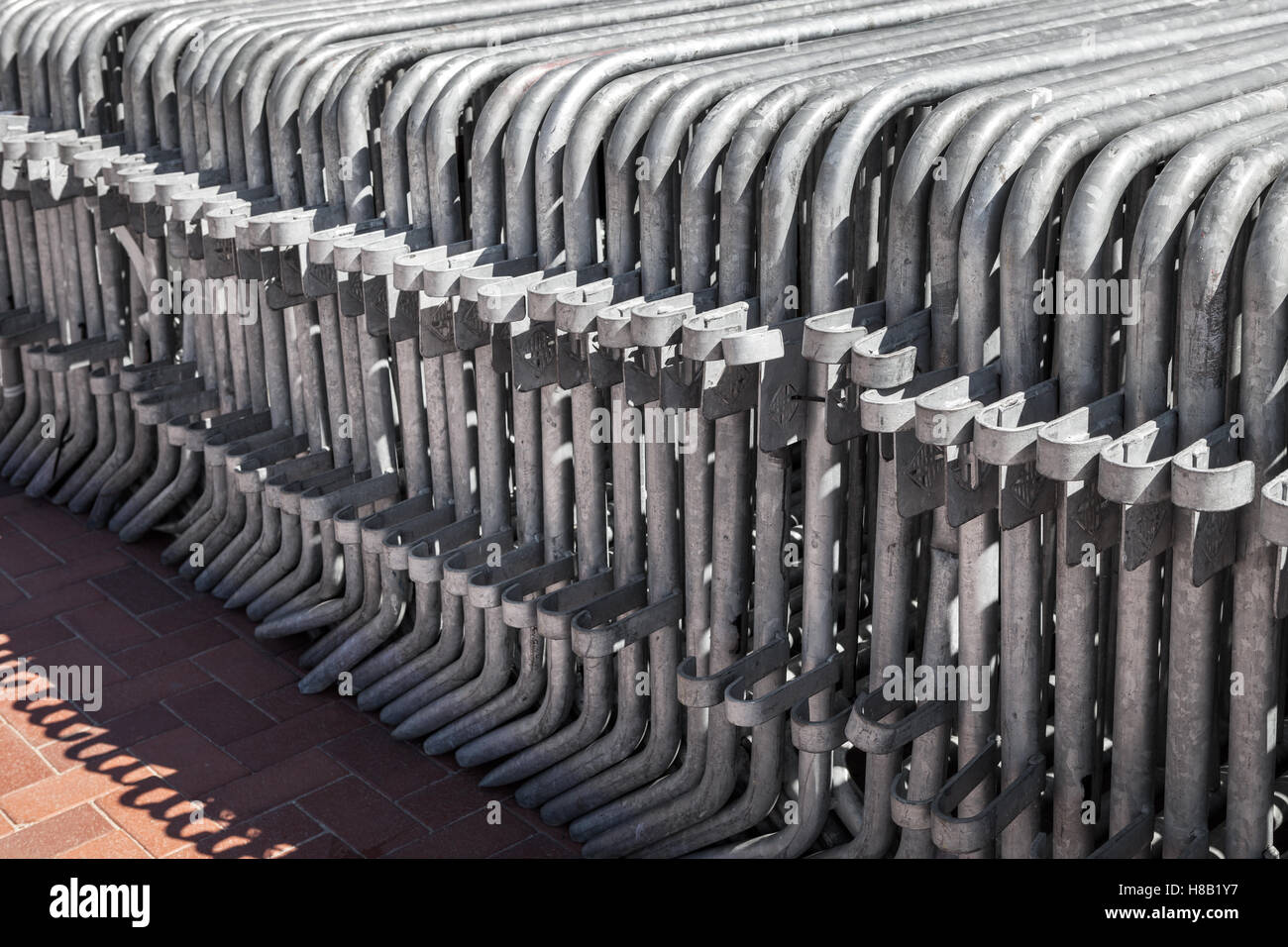 Crowd control railing hi-res stock photography and images - Alamy