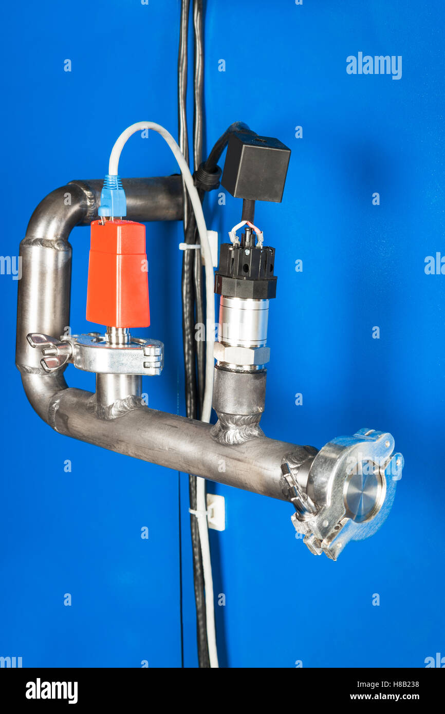 Cylinder pressure sensor hi-res stock photography and images - Alamy