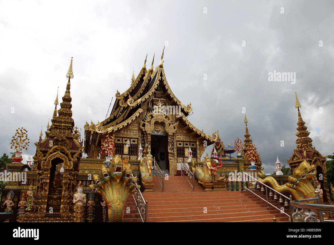 Sculpture, architecture and symbols of Buddhism, Thailand, South East ...