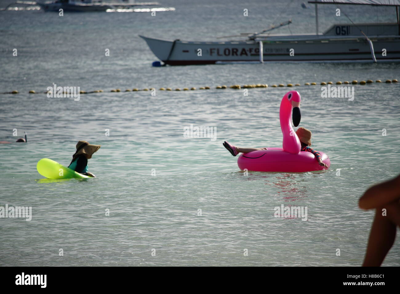 kids playing in ocean Stock Photo - Alamy