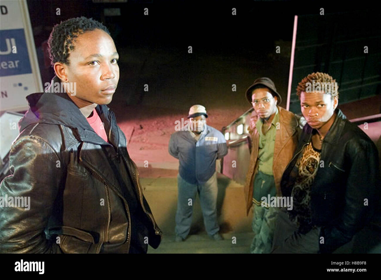 Tsotsi, (TSOTSI) ZA-GB 2005, Regie: Gavin Hood, PRESLEY CHWENEYAGAE (li ...