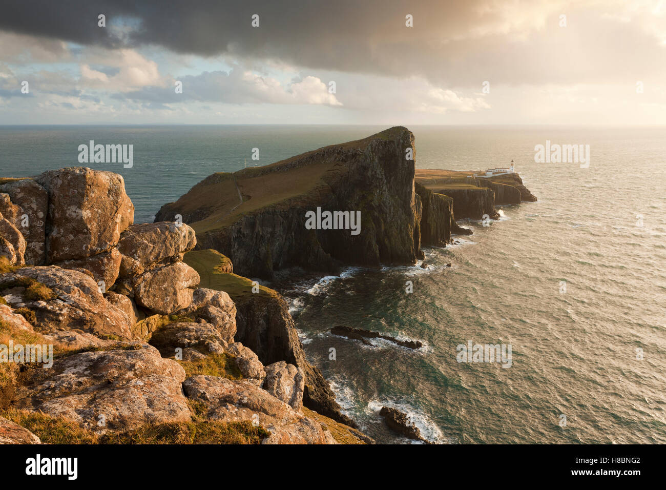 Neist Point lighthouse at sunset, Neist Point, Isle of Skye, Scotland ...