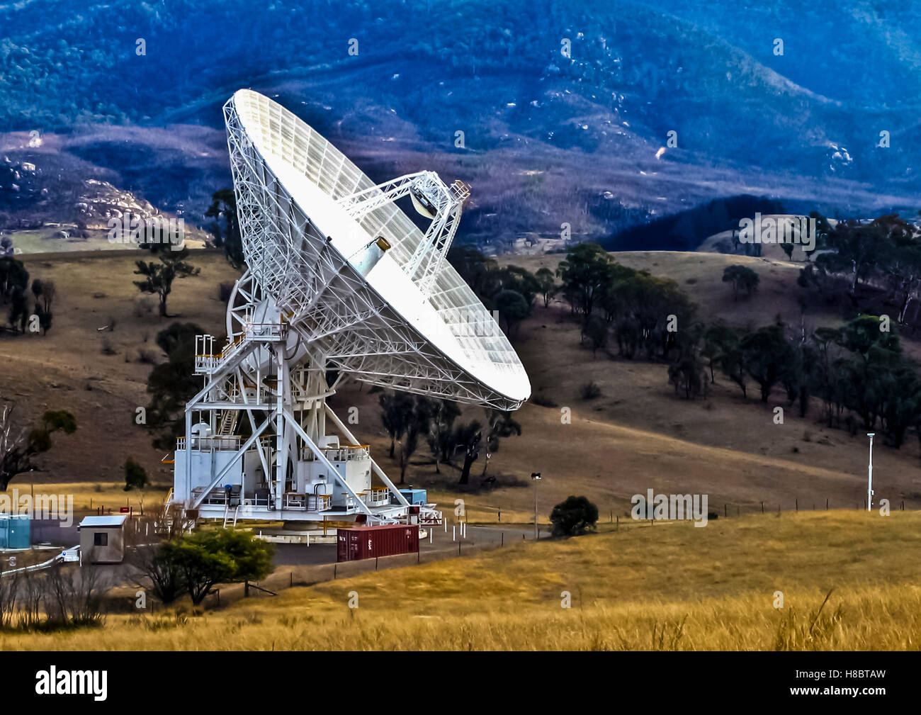 Single antenna at Canberra Deep Space Communication Complex funded by ...