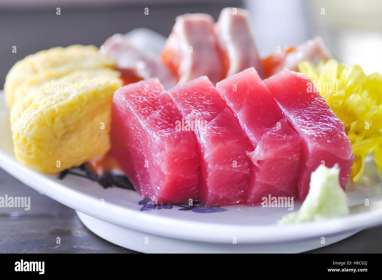 salmon sashimi, tuna sashimi,sashimi dish Stock Photo - Alamy