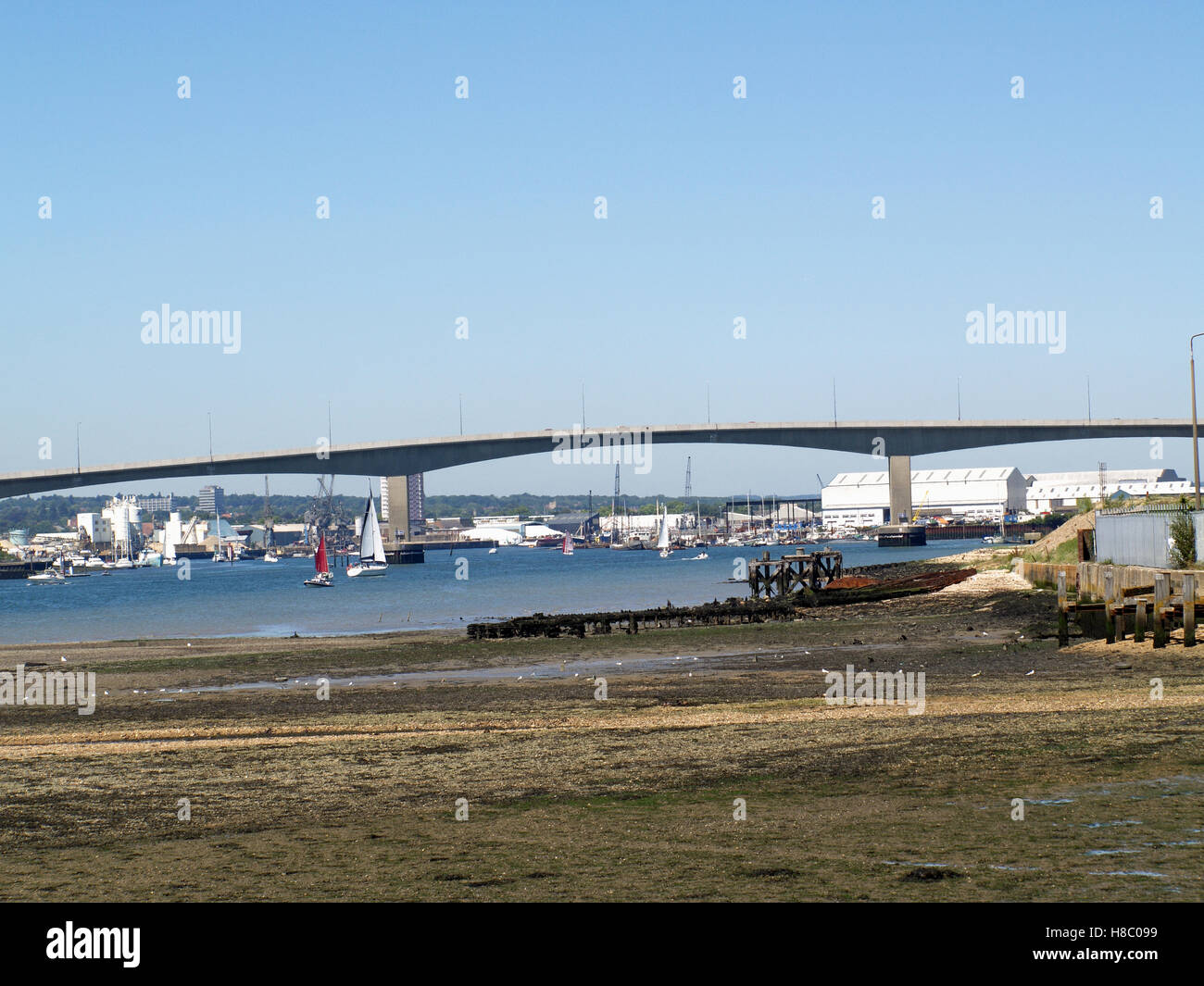 Bridge over itchen hi-res stock photography and images - Alamy