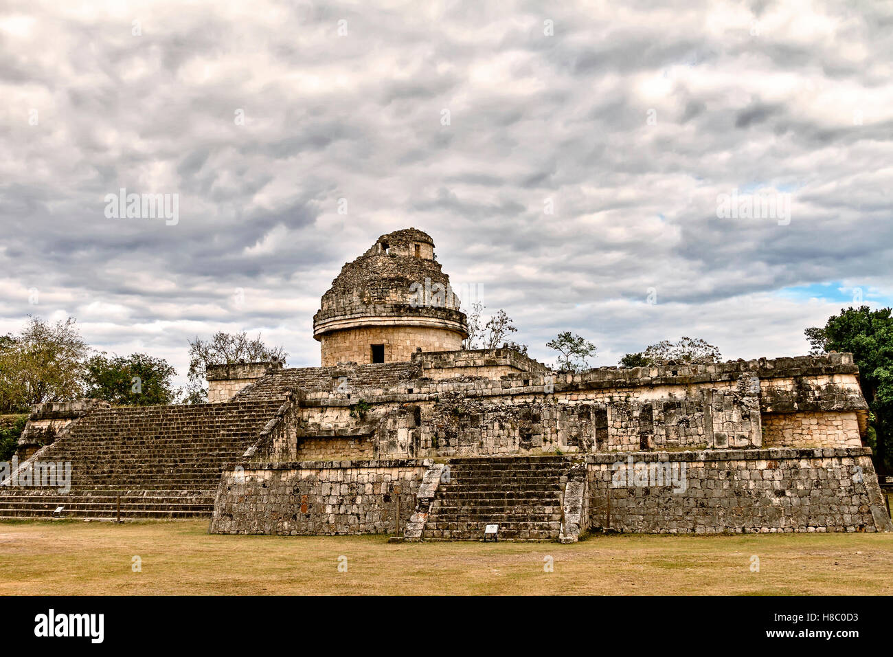 Mayan Observatory Chichen itza mexico Stock Photo - Alamy