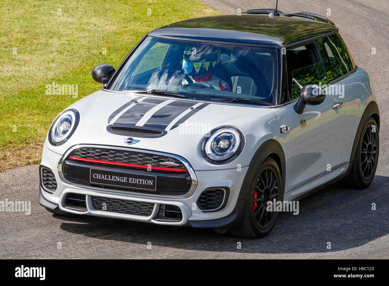 MINI S hood stripes ending at scoop? : r/MINI