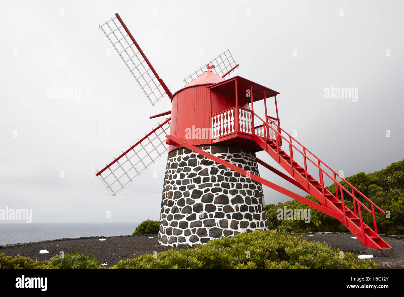 Red and white windmill hi-res stock photography and images - Alamy