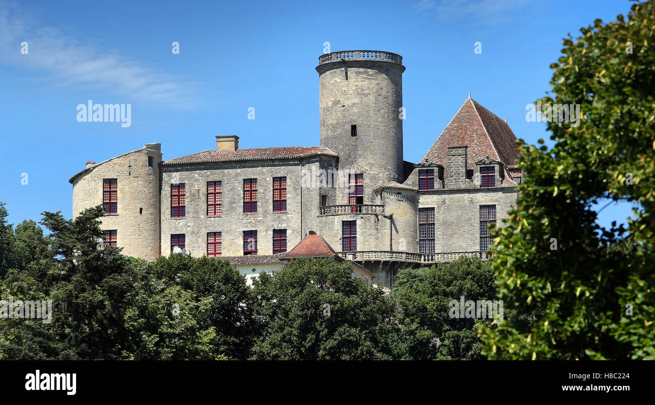 Duras castle france hi-res stock photography and images - Alamy