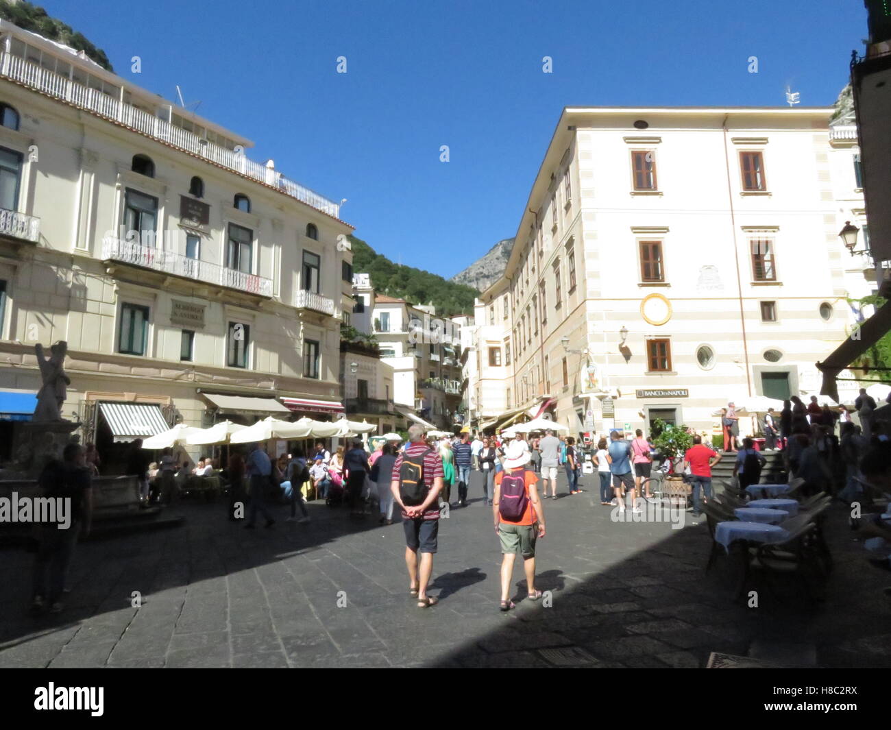 Duomo piazza in amalfi hi-res stock photography and images - Alamy