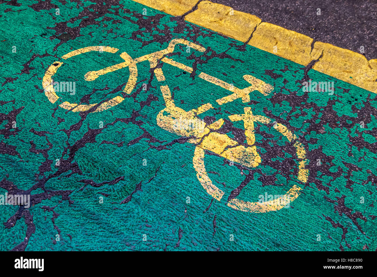 Yellow bicycle symbol hi-res stock photography and images - Alamy