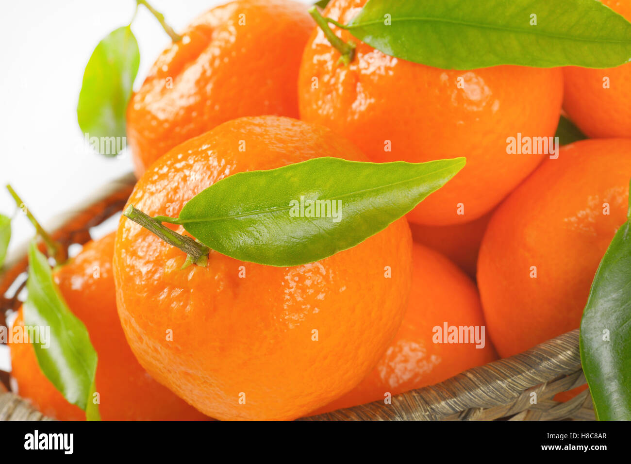 Wicker basket full tangerines hi-res stock photography and images - Alamy