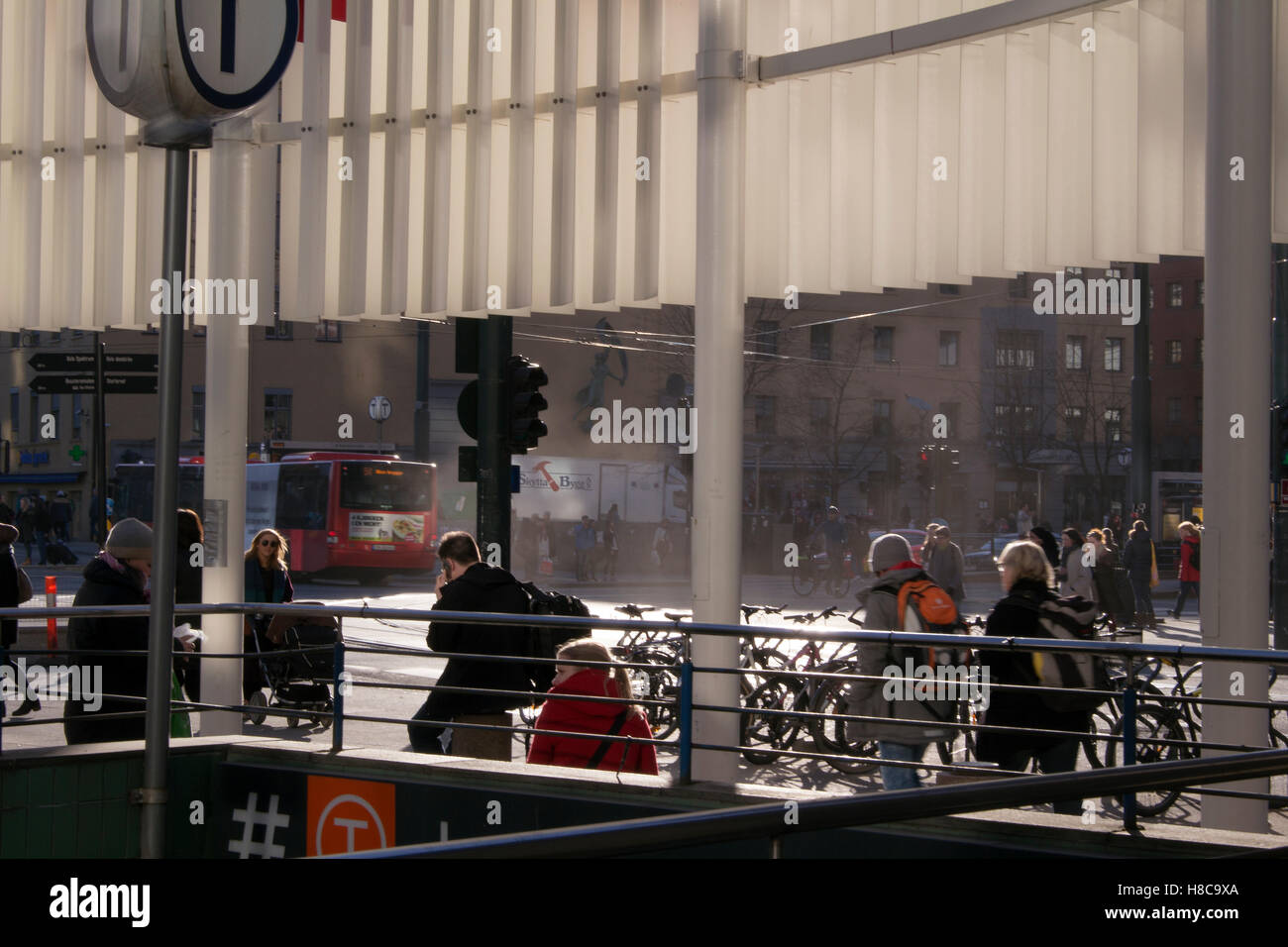 A crisp morningshot of big city commuter traffic Stock Photo - Alamy