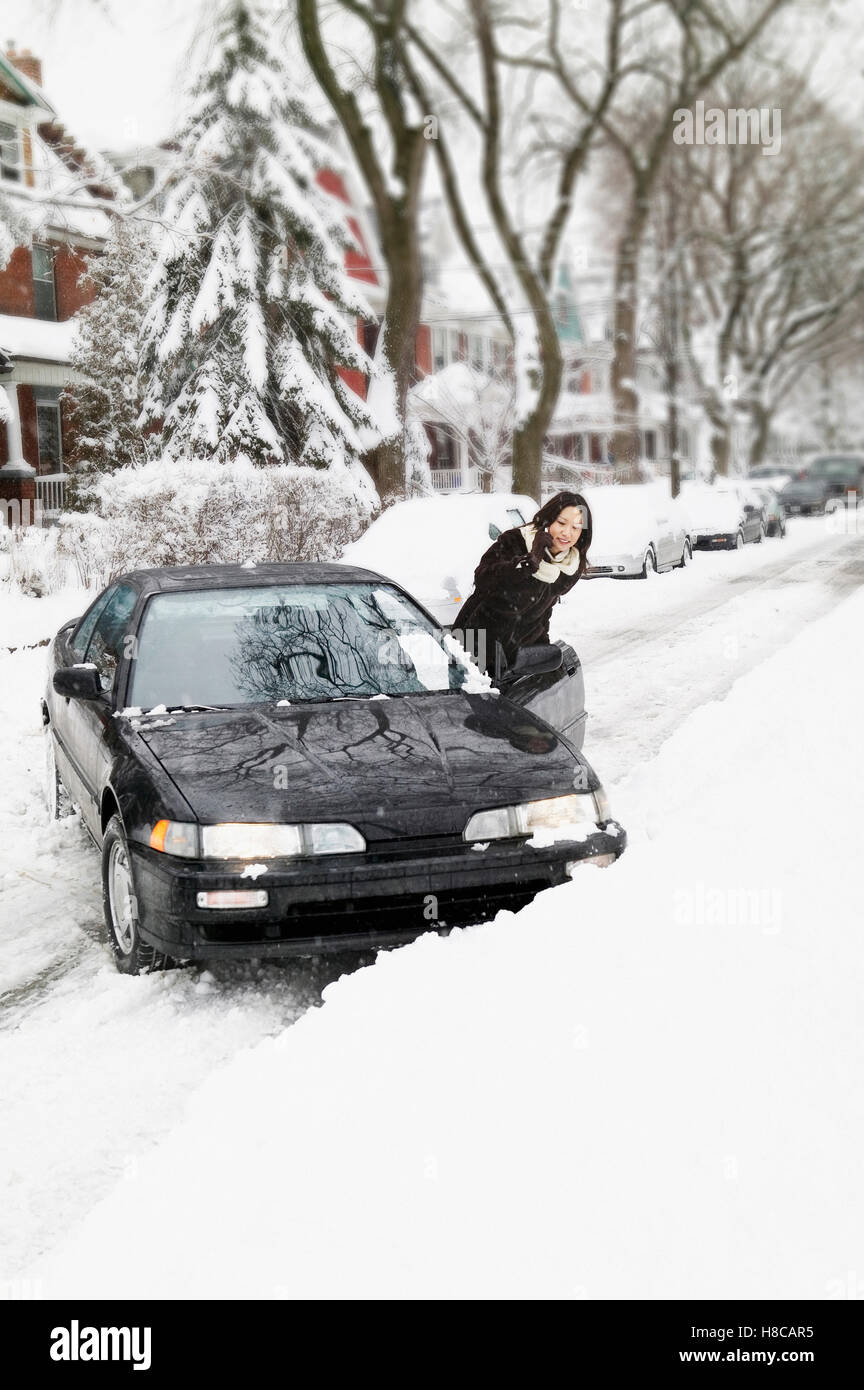 Car accident snow hi-res stock photography and images - Alamy